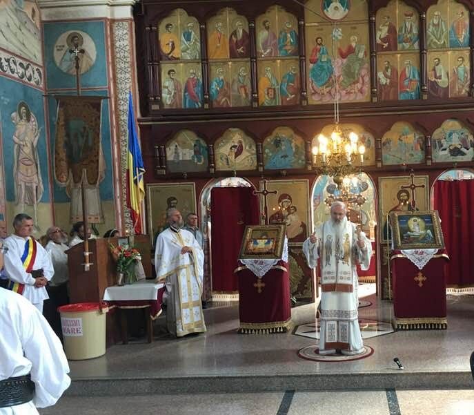 IPS Serafim Joantă, în comuniune cu locuitorii din Șinca Nouă